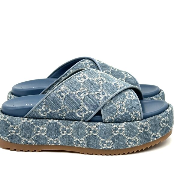 Gucci | Shoes | Gucci Gg Monogram Supreme Angelina Platform Slides ...